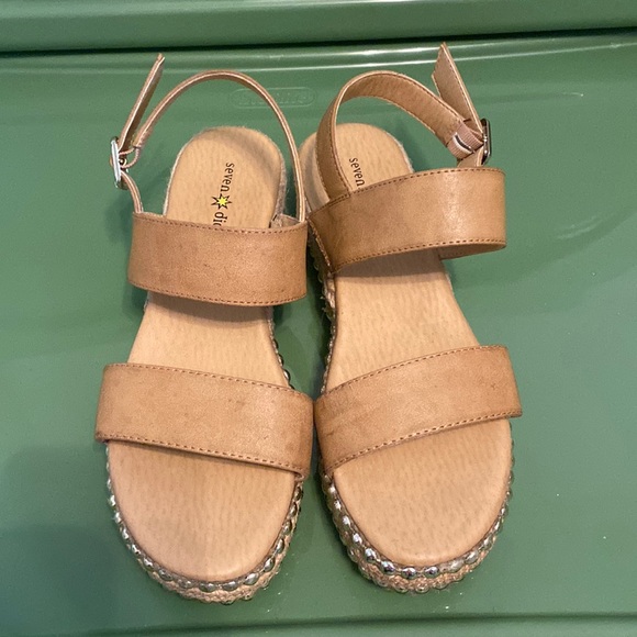 Shoes | Womens Seven Dials Tan Platform Sandals | Poshmark